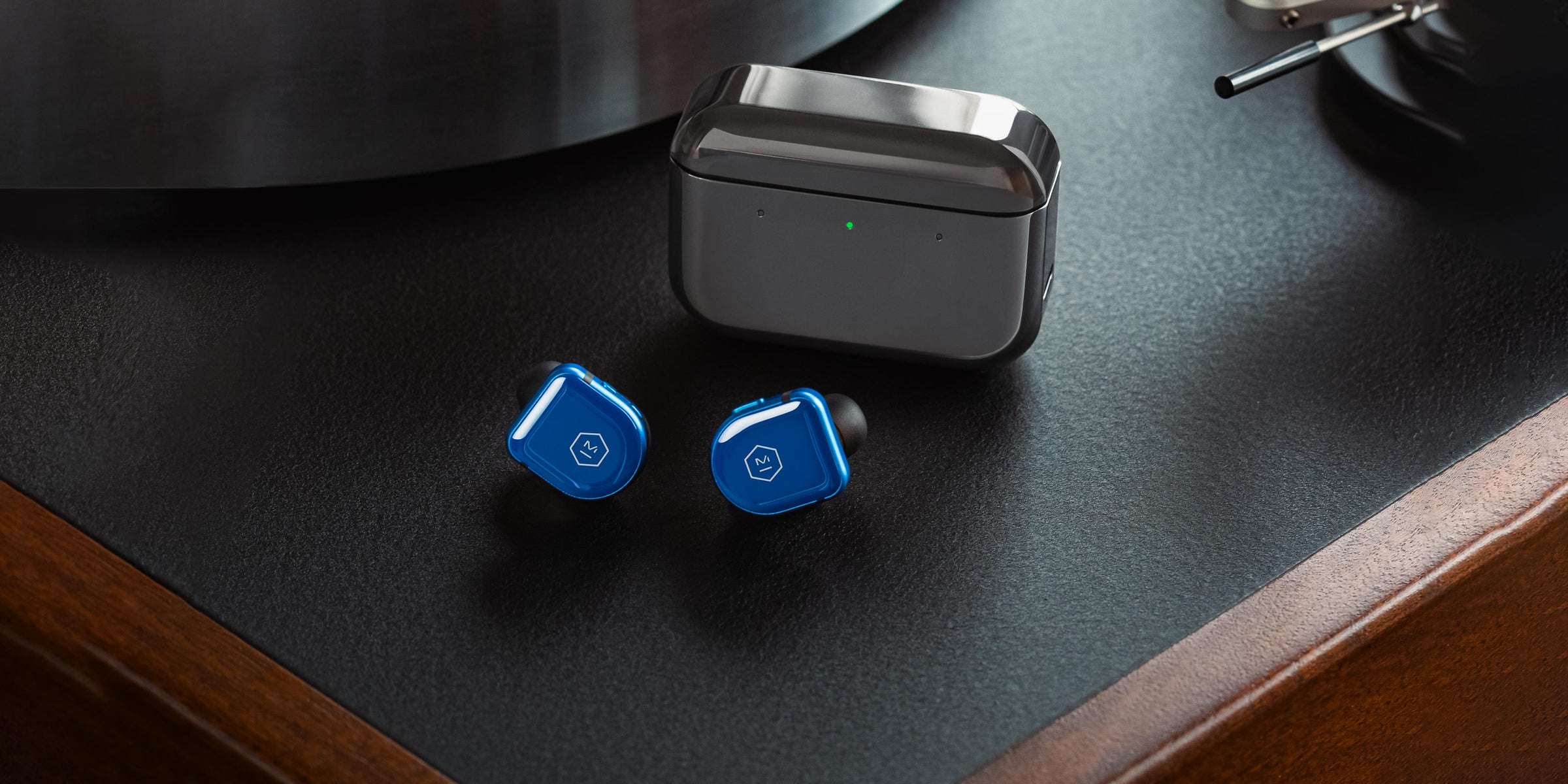 Professional Headphones & Luxury Earphones | Master & Dynamic Official