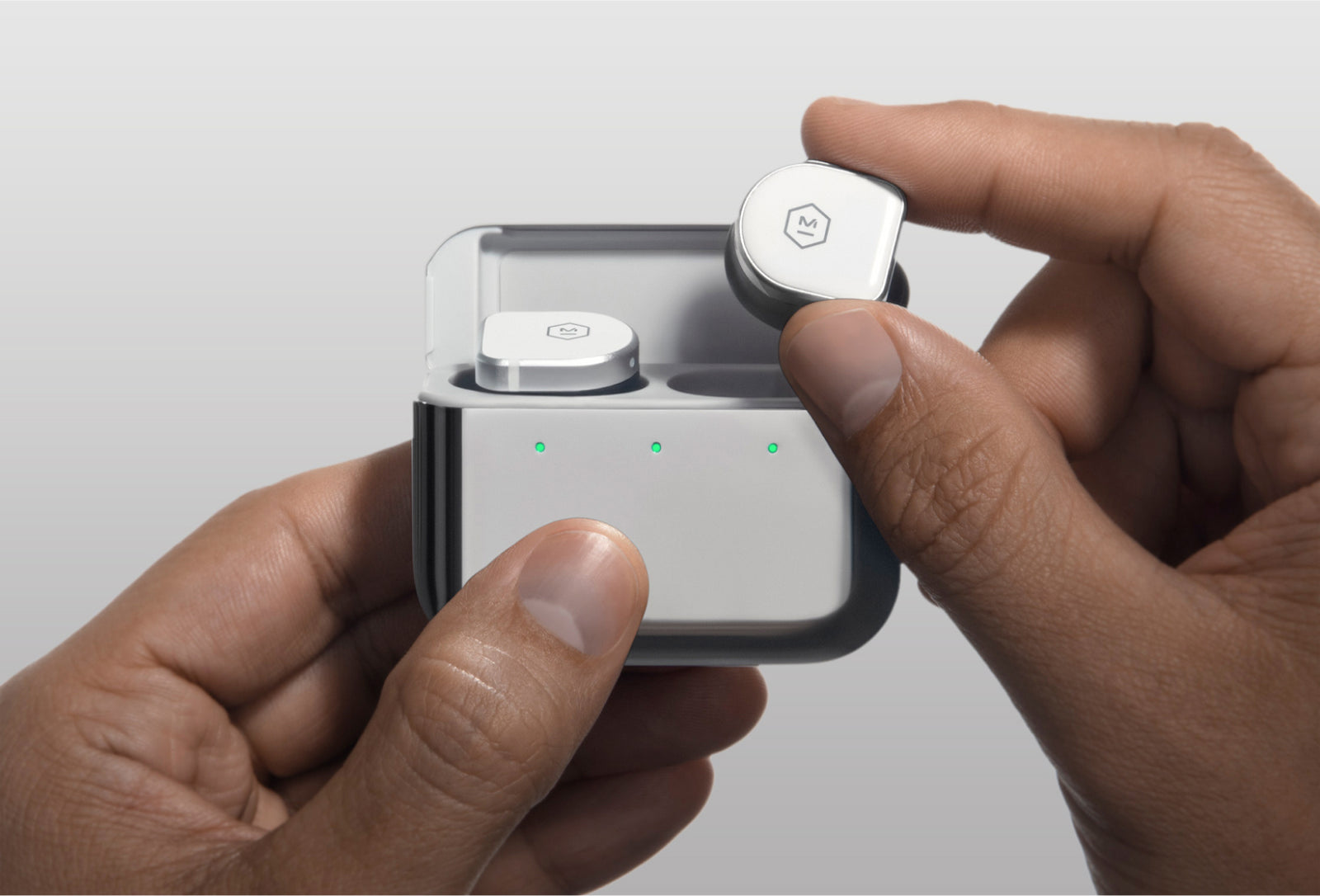 MW01 Wireless | Master & Dynamic